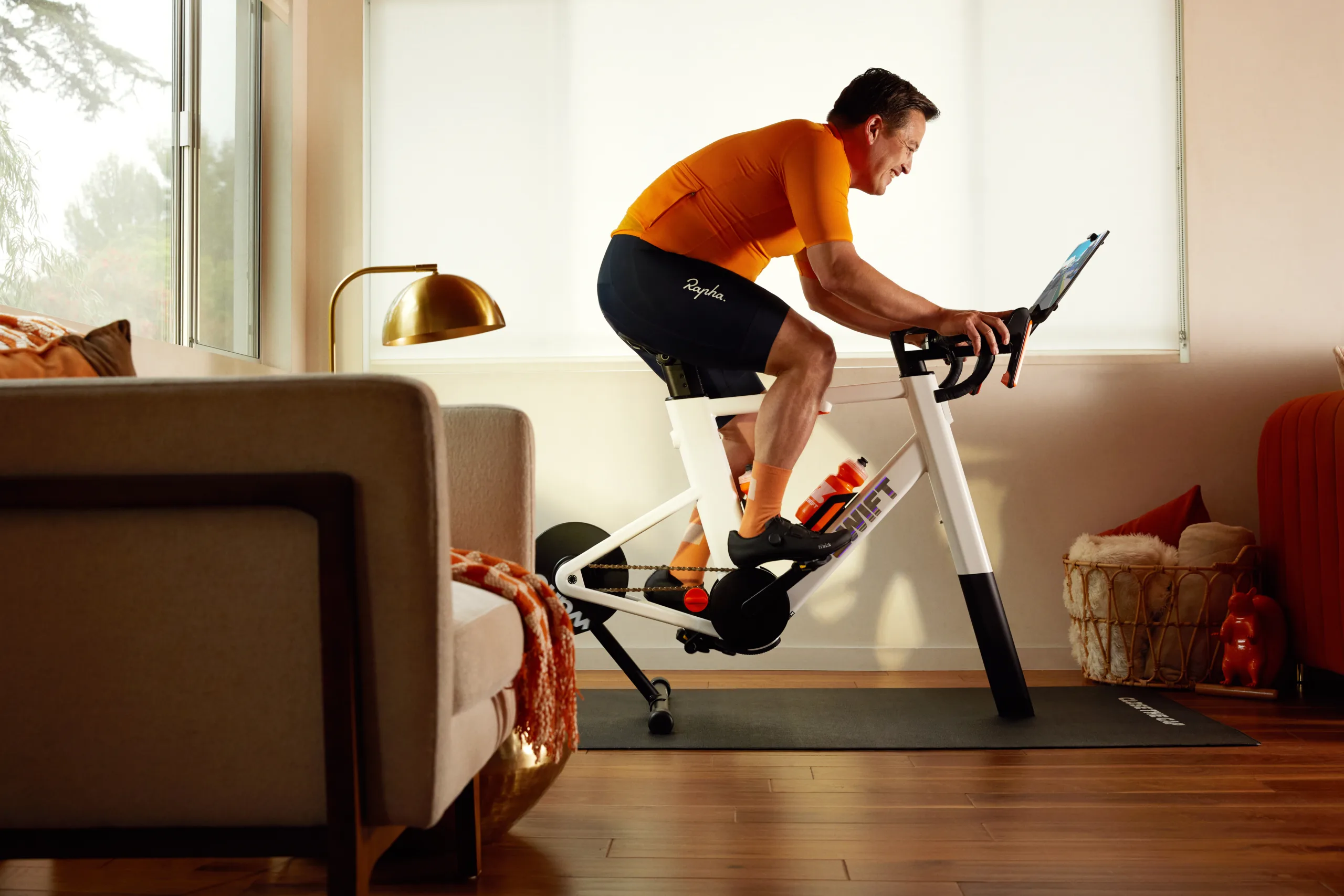 Online fietsplatform Zwift lanceert eigen Zwift Ride - Cyclingreview